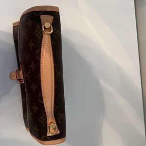 Louis Vuitton | Bags | Like New Condition Its A Discontinued Lv Bel Air ...